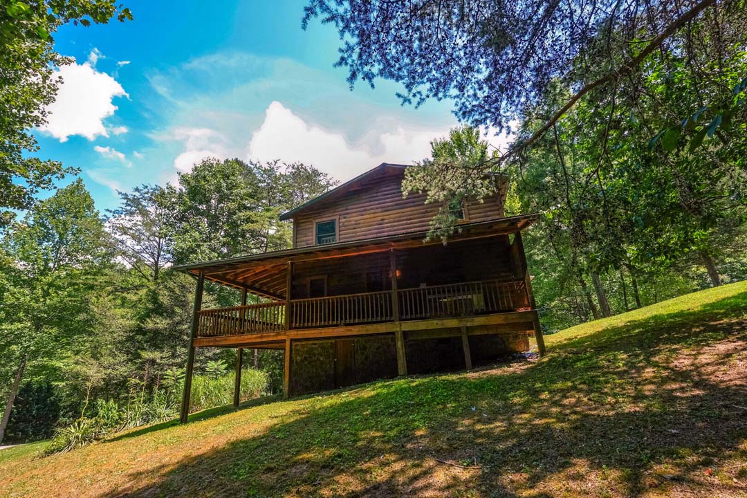 Above and Beyond - Cabins - Sleeps 7-12 - Colonial Properties