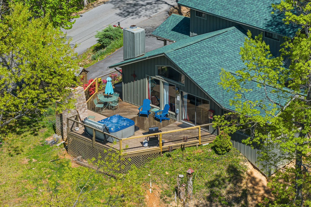 A Southern Point of View - Cabins - Sleeps 7-12 - Hemlock Hills Resort ...