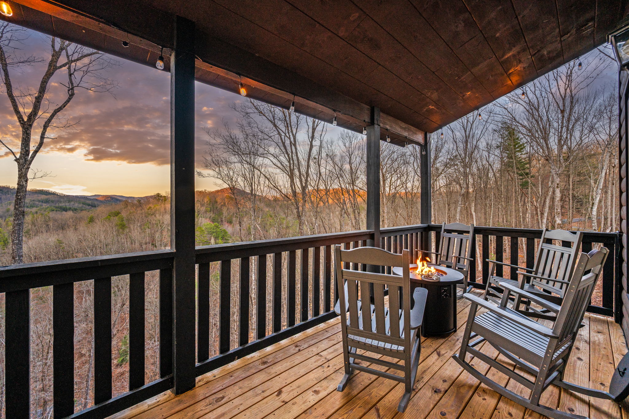 Sweet Retreat - Cabins - Sleeps 7-12 - Hemlock Hills Resort Rentals