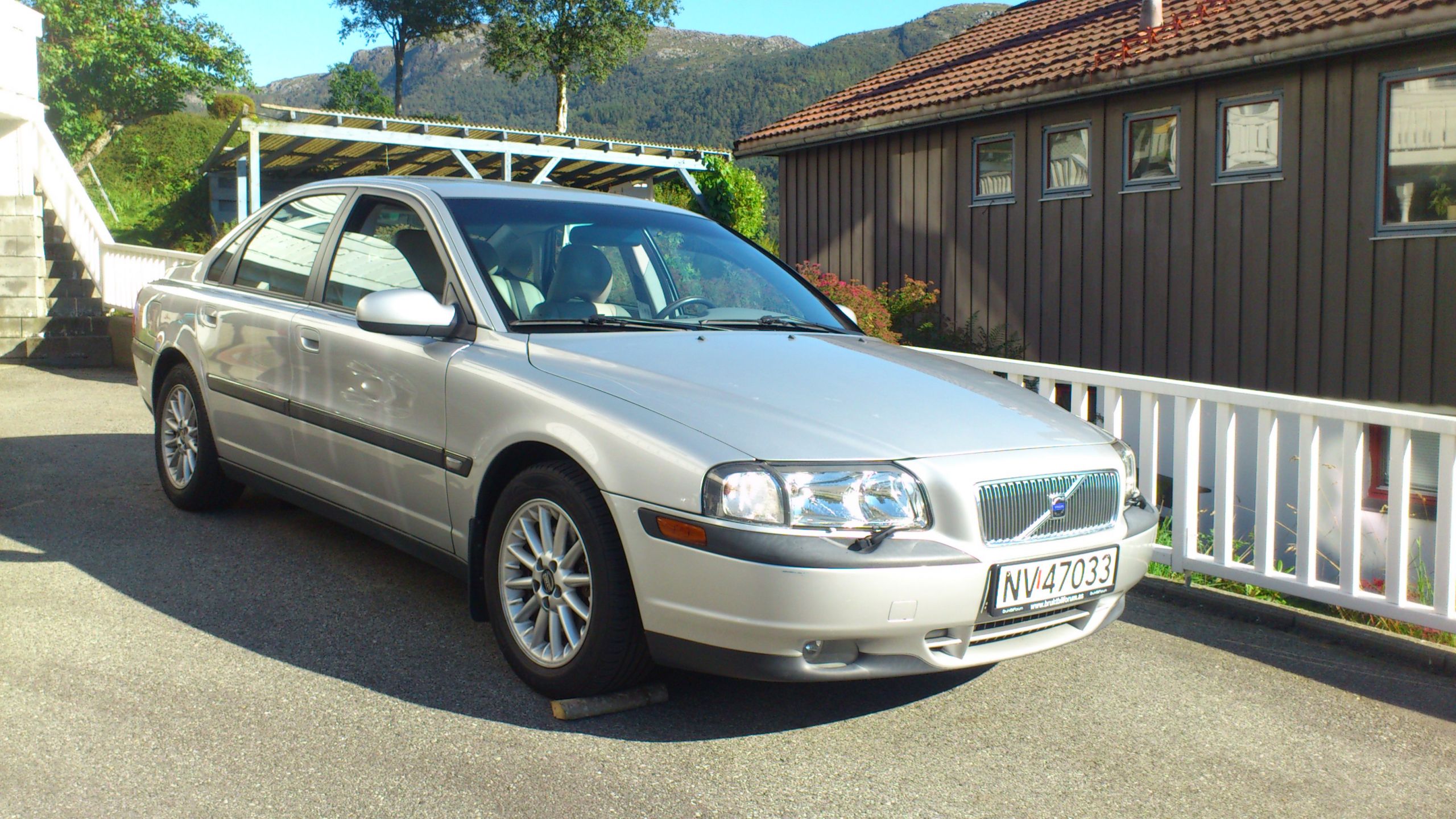2001 Volvo S80 2,0 T aut Sedan 5 - Brooms bilguide