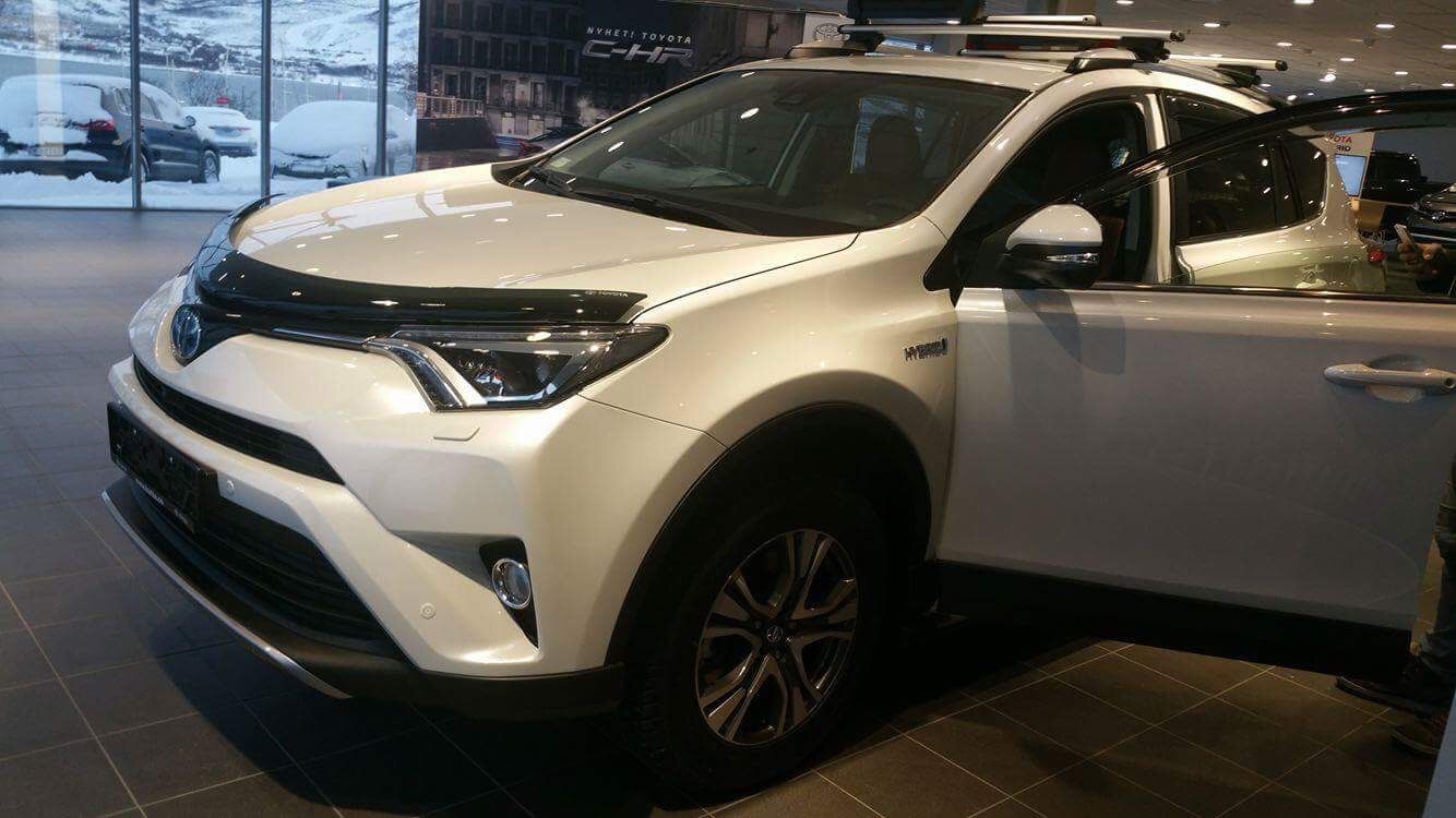 2017 Toyota RAV4 Hybrid AWD Executive SUV Bensin/Batteri - Brooms bilguide