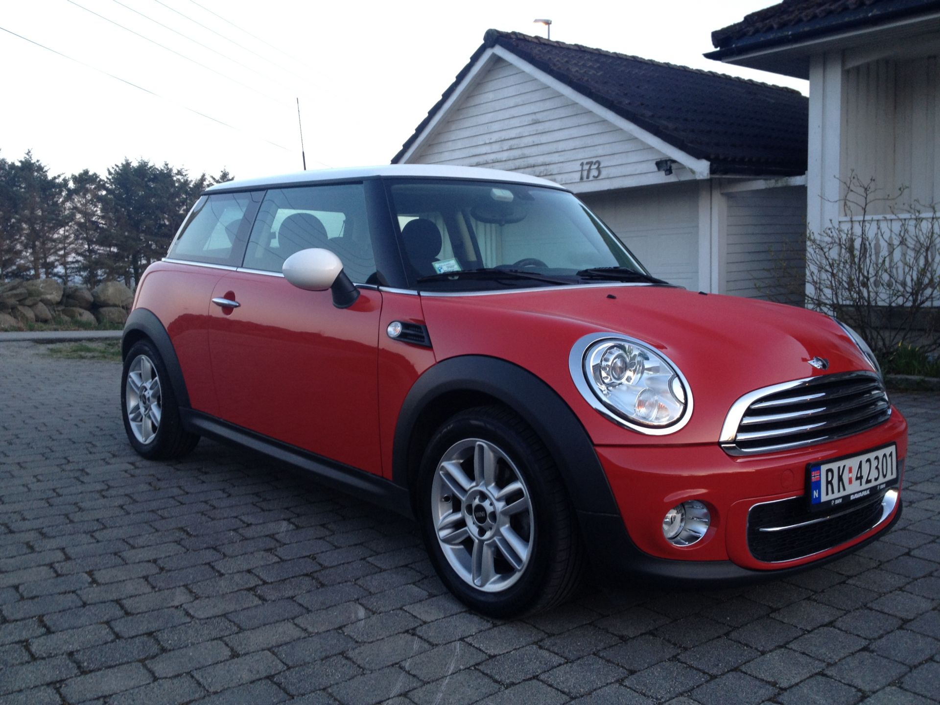 2012 MINI Mini Cooper D Combi-Coupè Diesel - Brooms bilguide