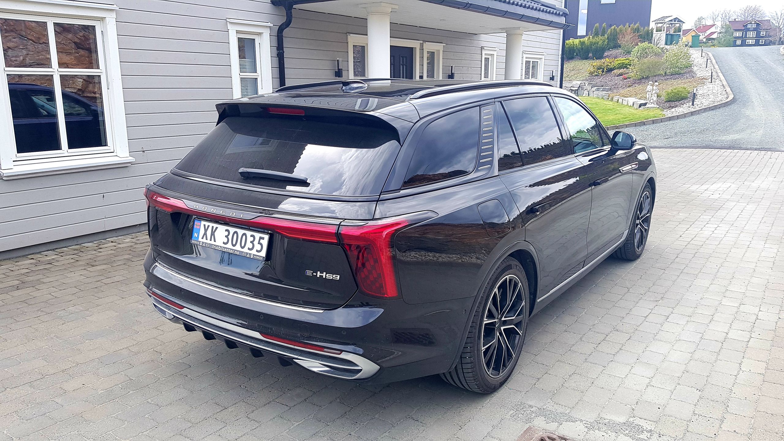2022 Hongqi E-HS9 Exclusive SUV Batteri - Brooms bilguide