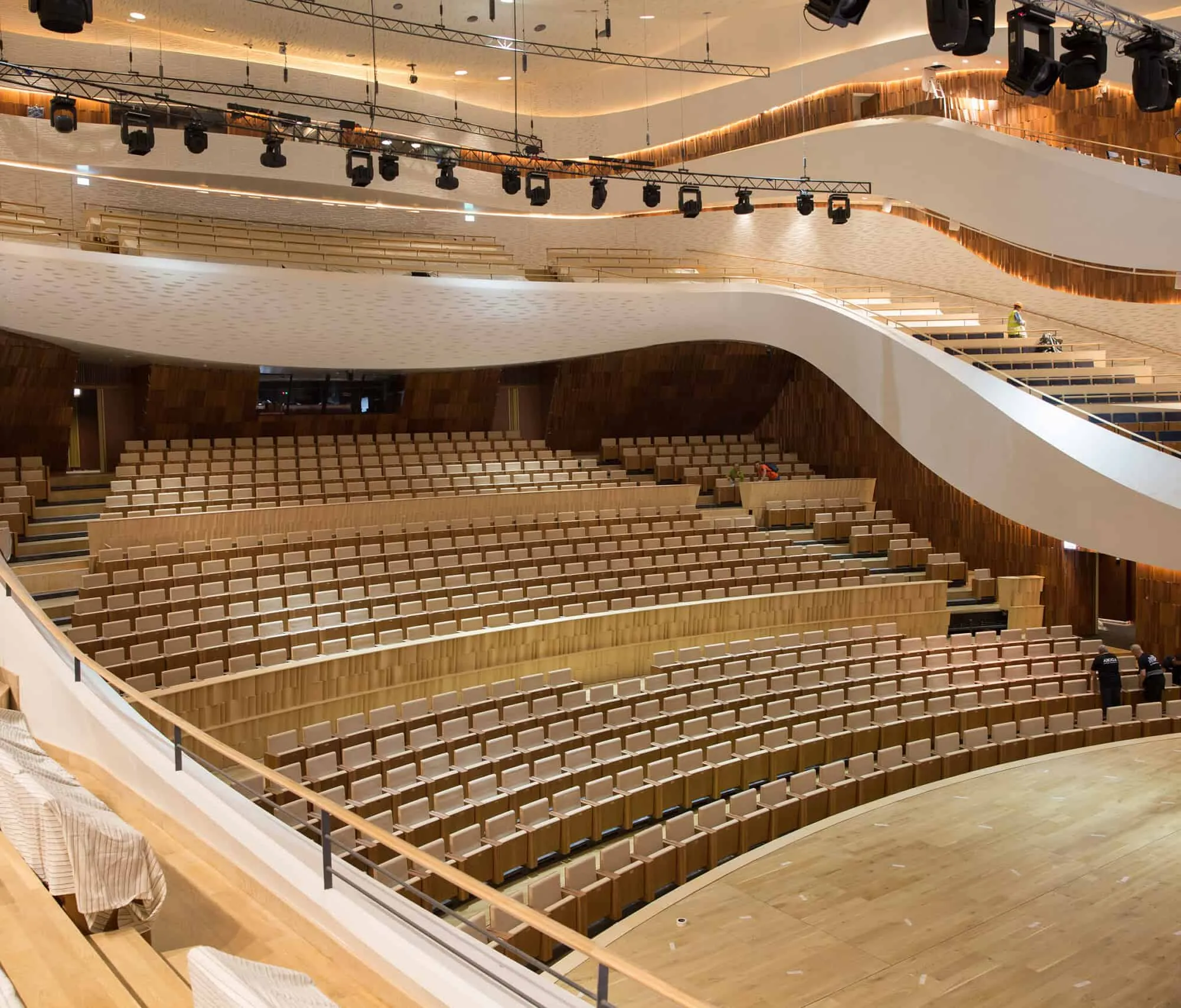 Modular venue system for arenas, theaters and auditoriums