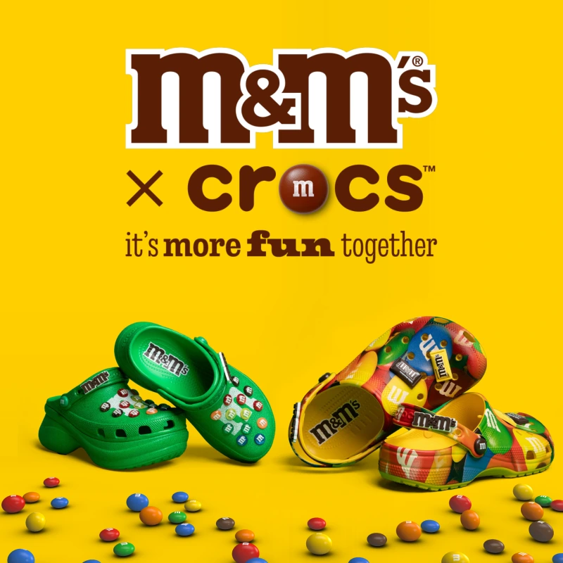 Crocs com M&M’S? A parceria entre duas marcas queridinhas agora é real ...