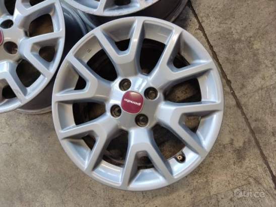 4 cerchi in lega FIAT PANDA del 2017 - Auto e Moto in vendita a Belluno