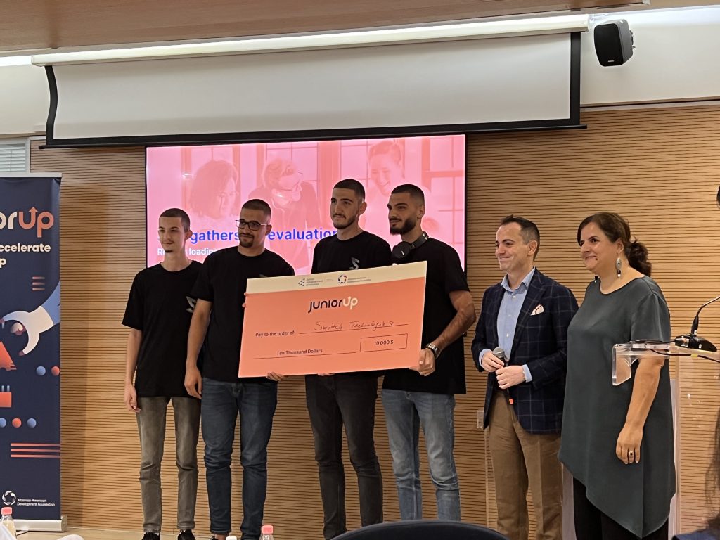 Ja cilët janë startup-et fituese të çmimeve prej 10 000€ të JuniorUp ... Ja cilët janë startup-et fituese të çmimeve prej 10 000€ të JuniorUp ...
