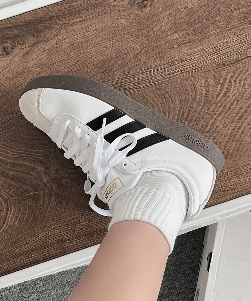 Adidas Court 白底黑線 金標 （ ID6015 ) | Junshoes