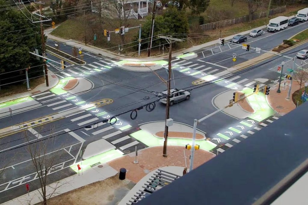 Protected Intersection: así es la nueva intersección que busca evitar ...
