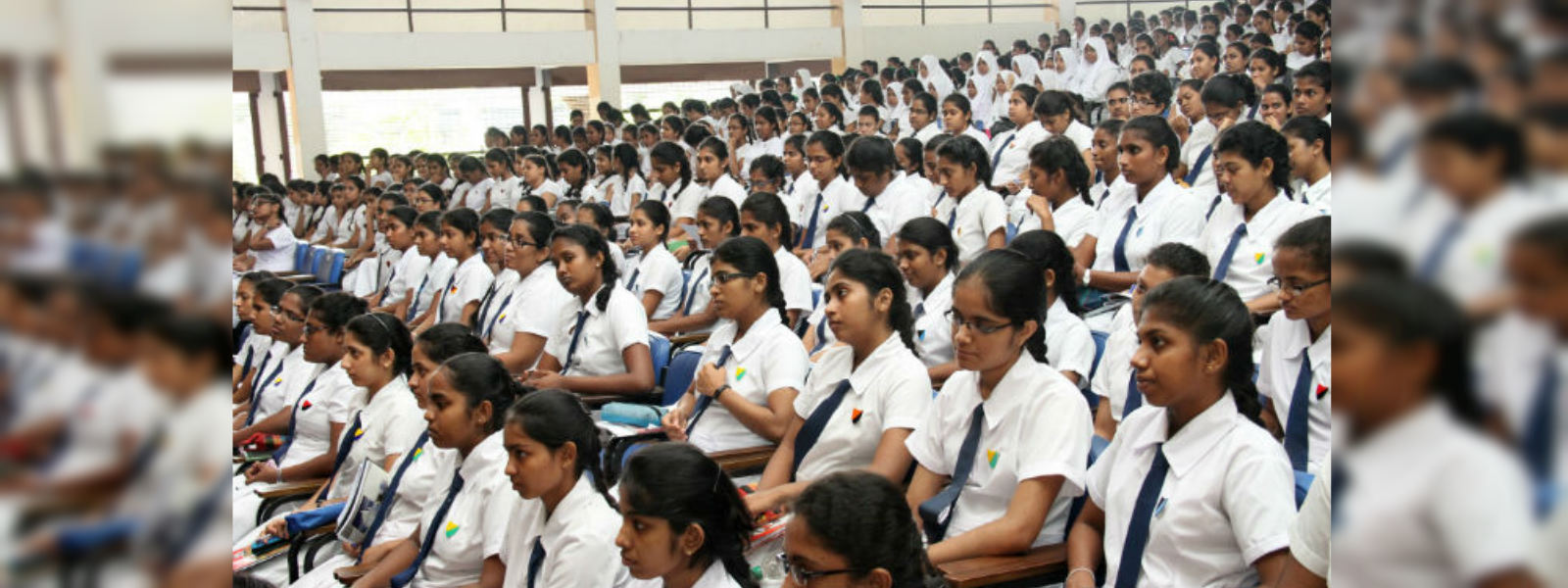 ආරක්ෂාව පිළිබඳ පාසල් සිසුන් දැනුවත් කිරීමට දේශන මාලාවක් - Sri Lanka News