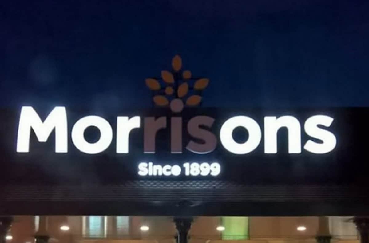 Technical glitch turns Morrisons sign into "Morons, since 1989"