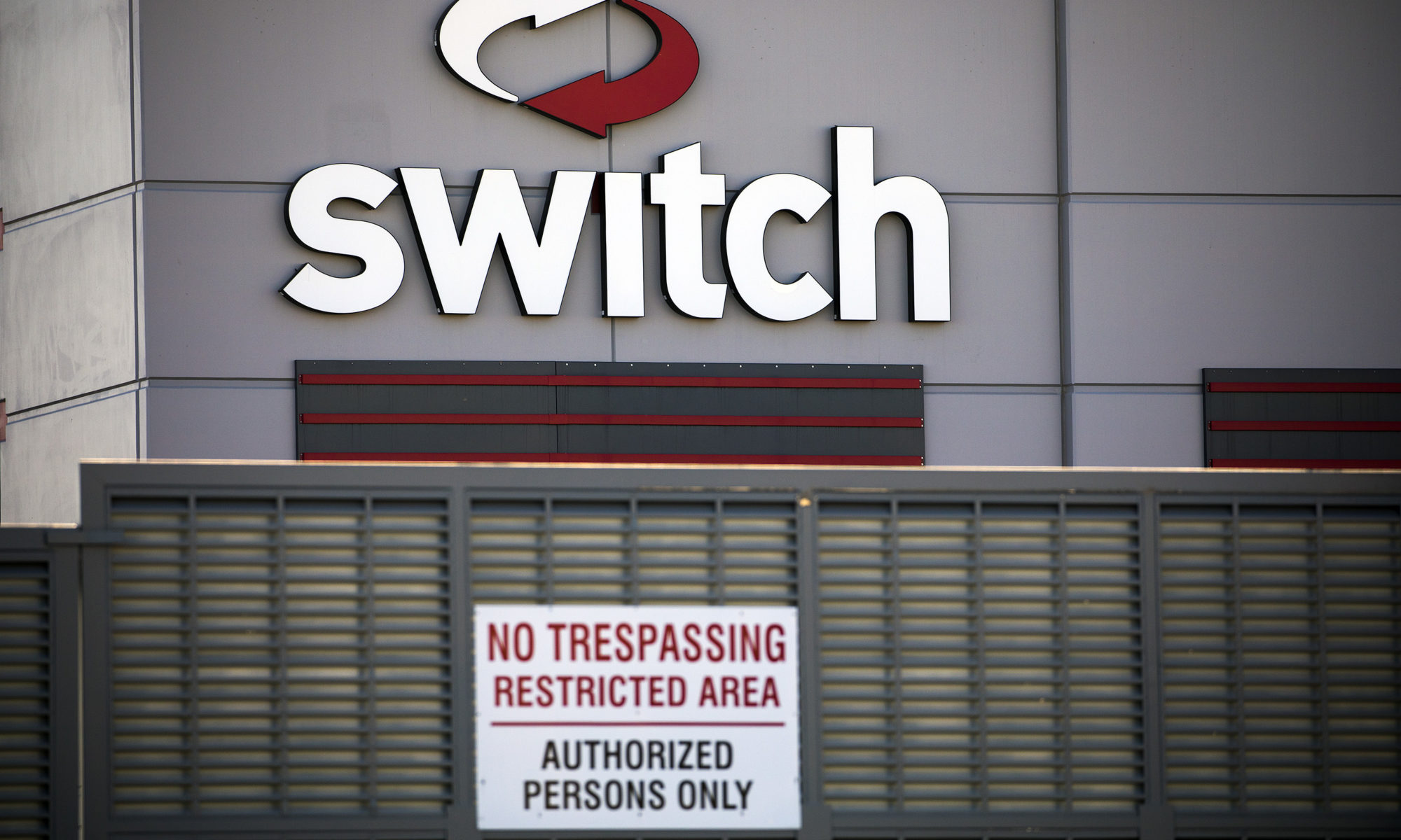 Switch plans ambitious, massive solar project; claims it will be ...