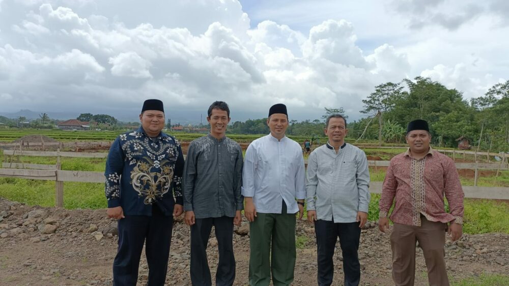 KH.Ahmad Deni Rustandi, Dari Kandang Ayam Membangun Peradaban ...