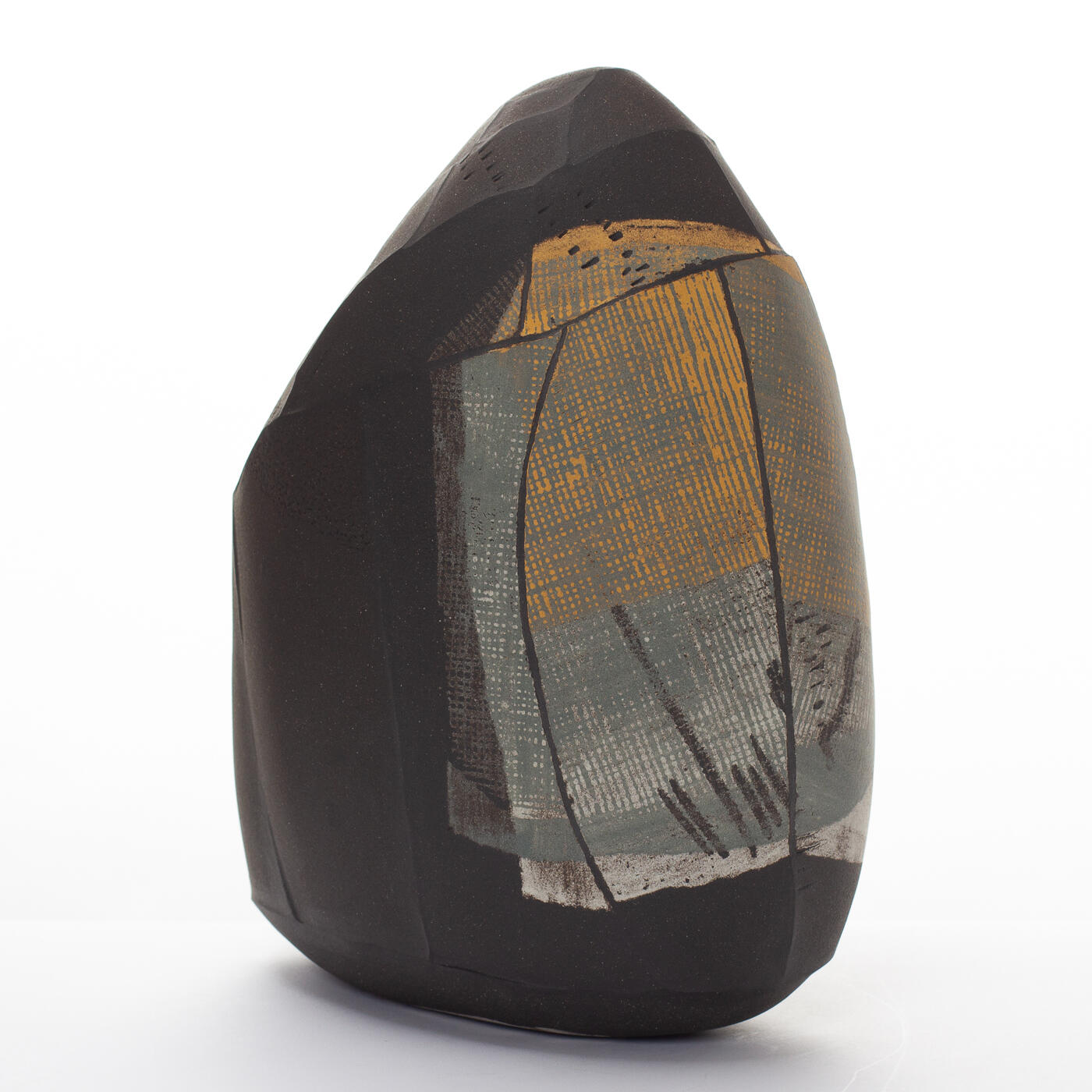 Verity Howard - Contemporary Ceramics NEW