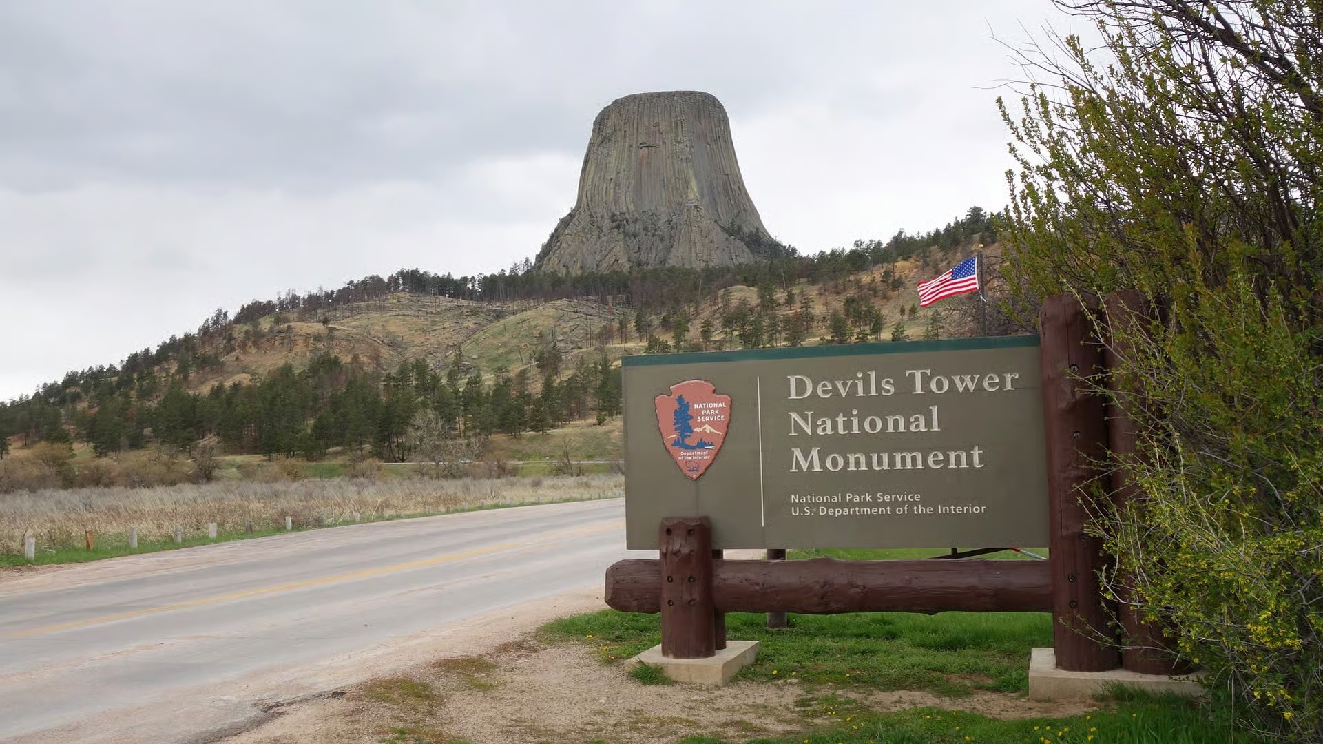 Devils Tower National Monument An Iconic Natural Landmark