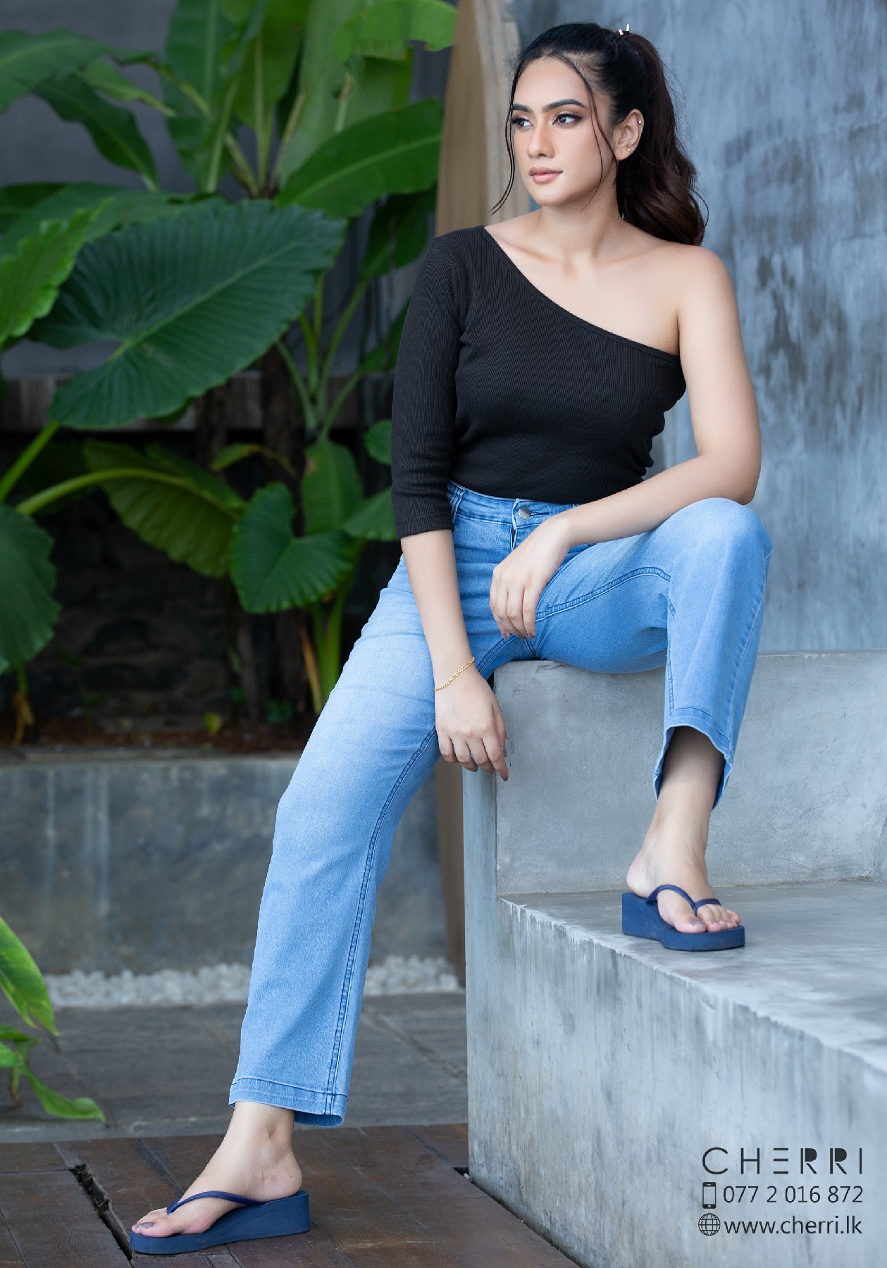 Mid rise mom Jean| Cherri