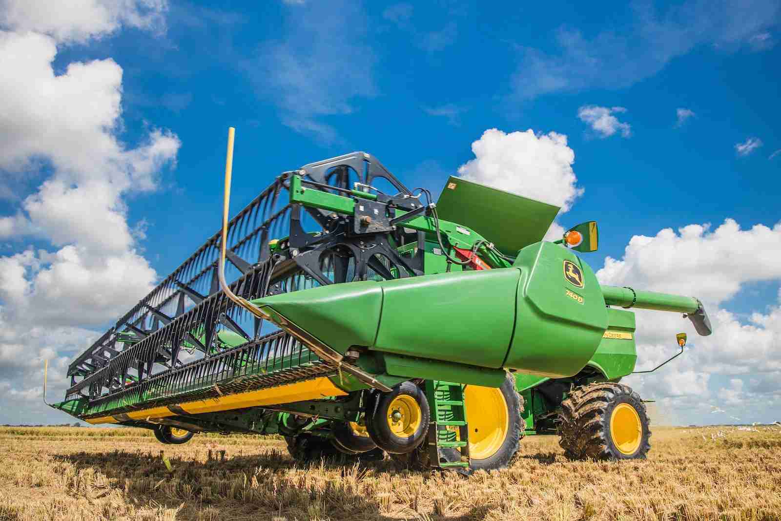 Can the John Deere Precision Classic Series Deliver? - ClassicTractorNews