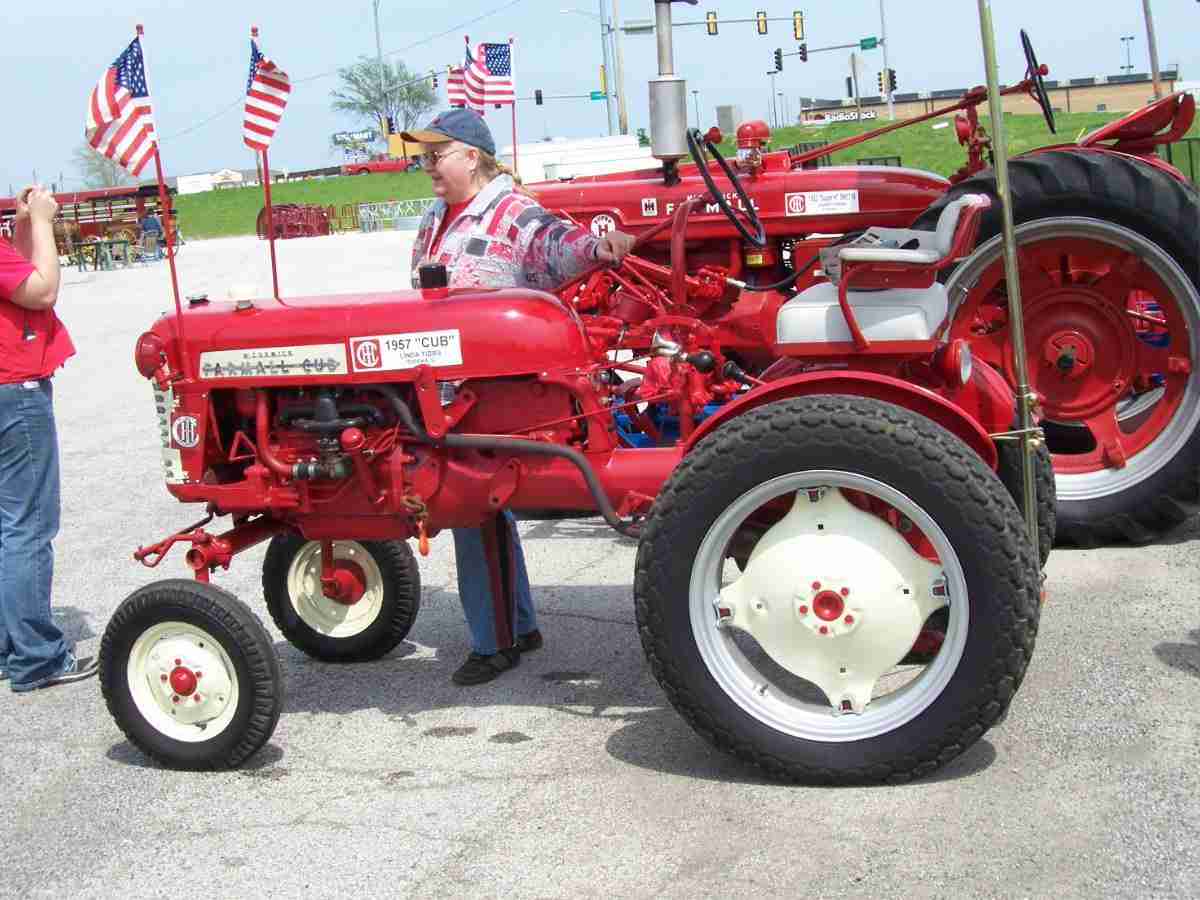 Can Facebook Help You Find Classic Tractors? - ClassicTractorNews
