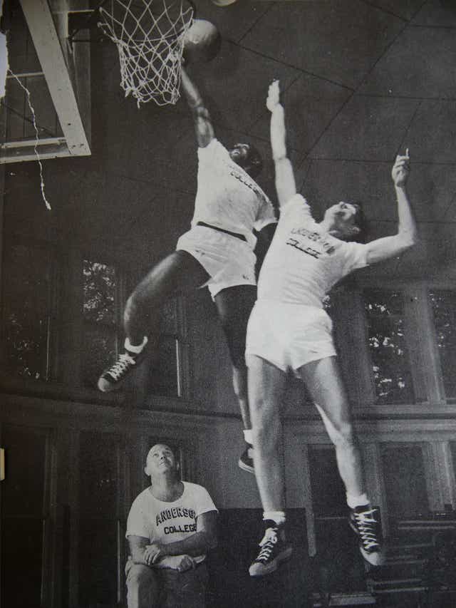 Jumpin' Johnny Wilson Statue - Clio