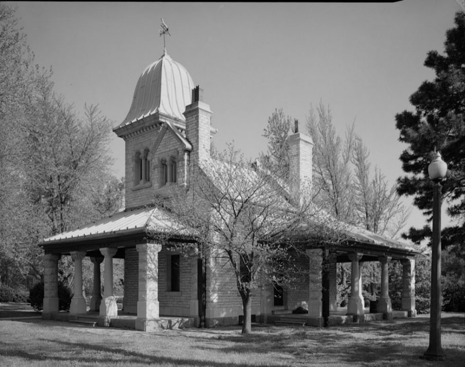 South Gate Lodge - Clio