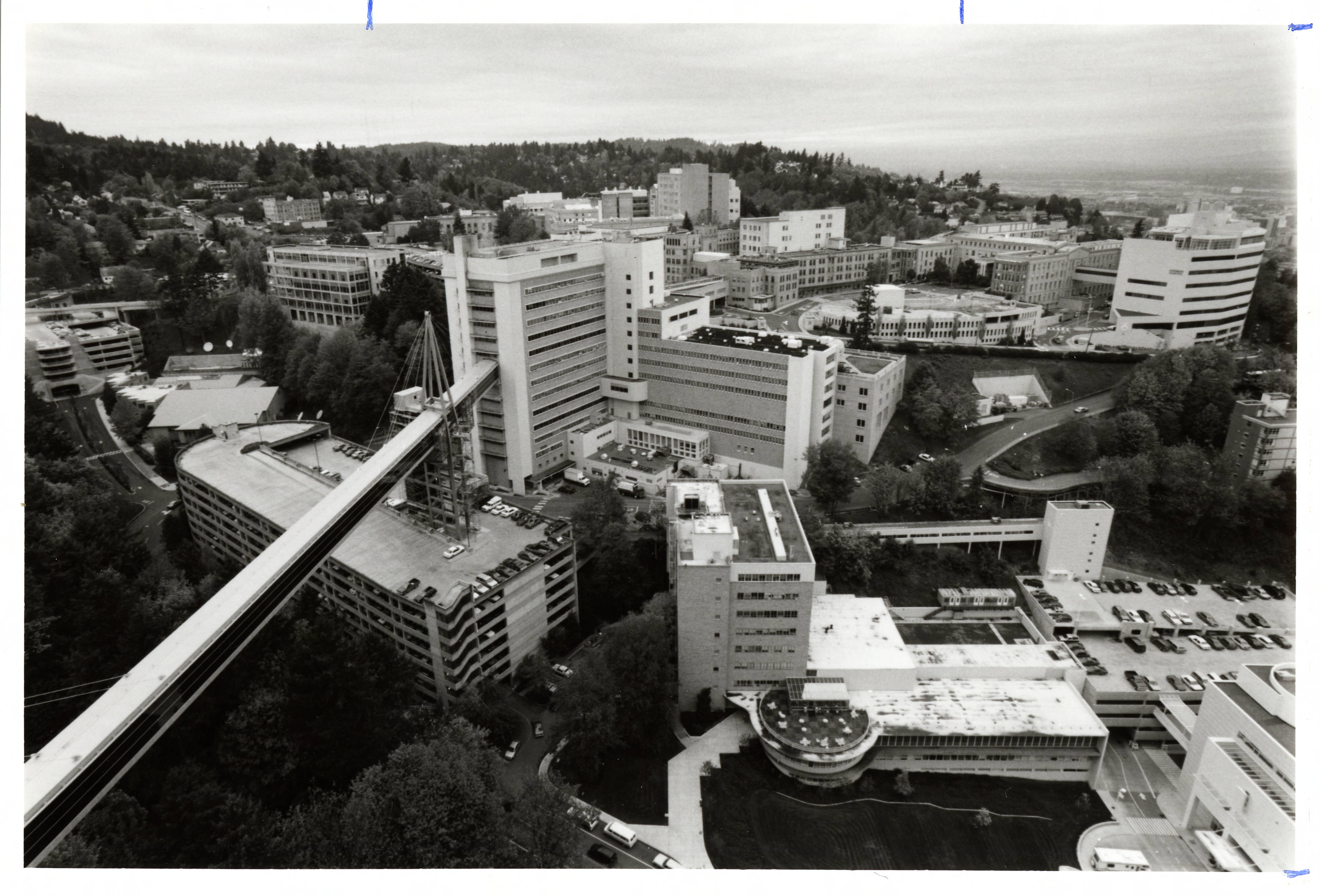 Portland Veterans Affairs Medical Center and OHSU/PVAMC skybridge - Clio