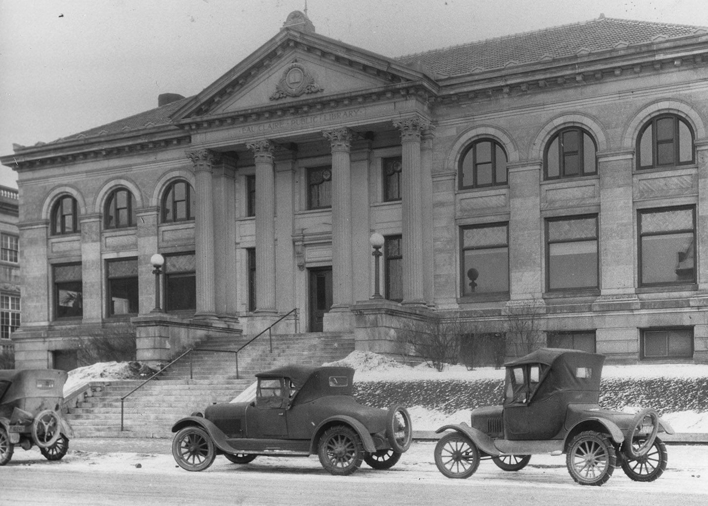 L.E. Phillips Memorial Public Library - Clio