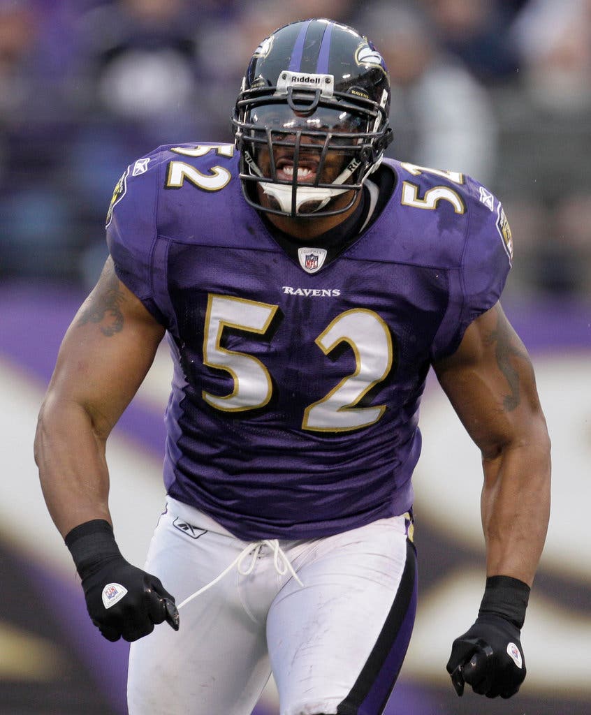 Ray Lewis Statue - Clio