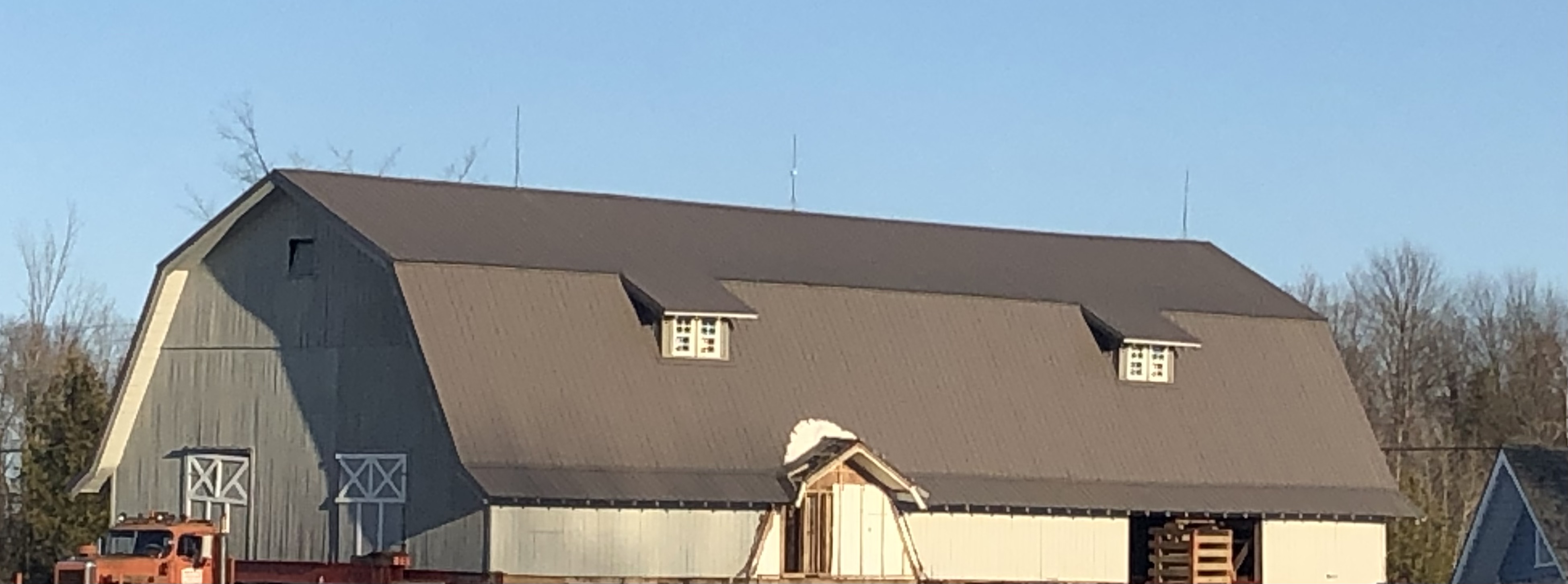 Little Sister Barn - Clio