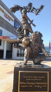 Wilt Chamberlain Statue, Wells Fargo Center - Clio