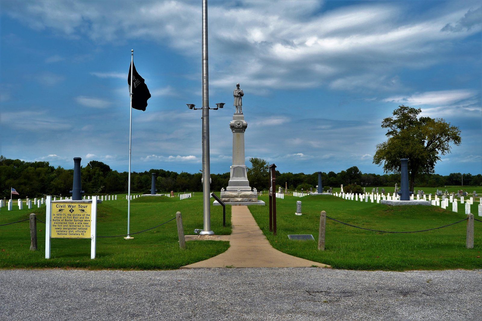 Baxter Springs Massacre Memorial - Clio