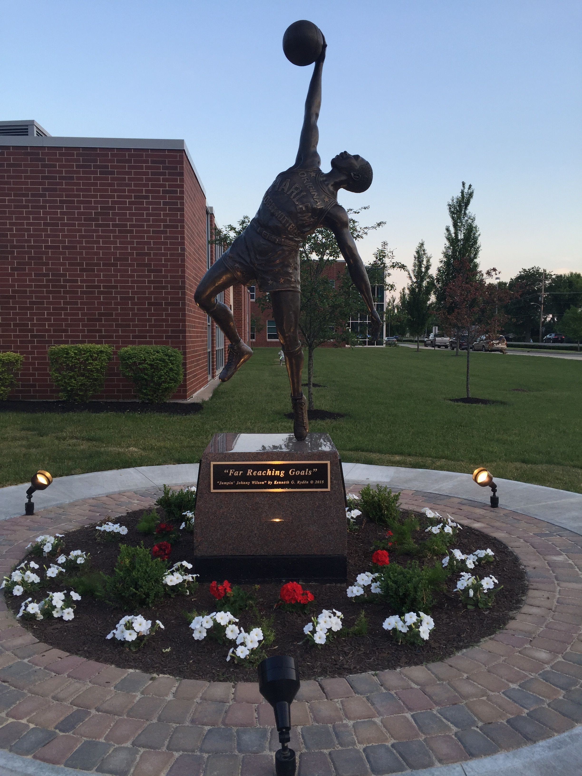 Jumpin' Johnny Wilson Statue - Clio