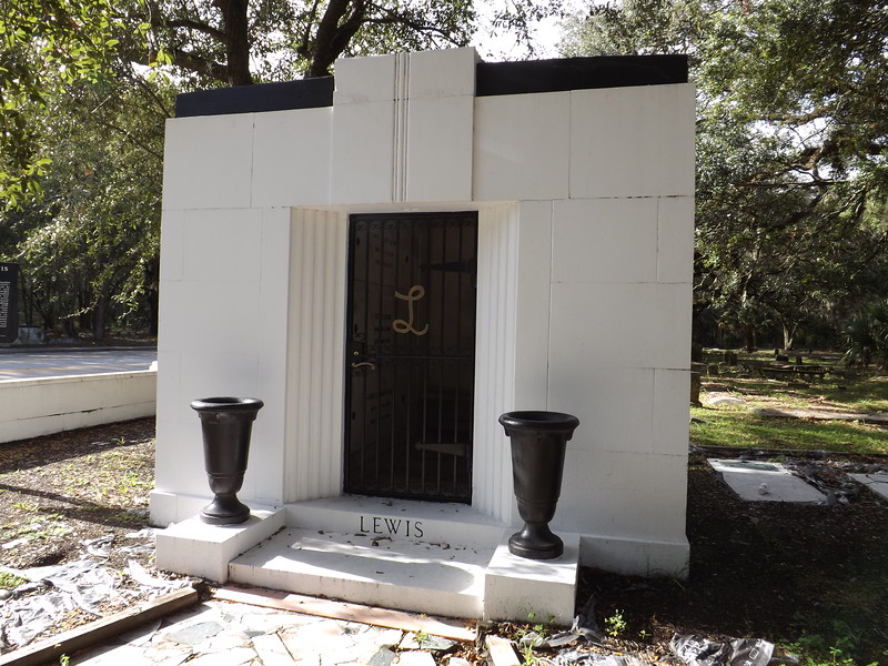 Abraham Lincoln Lewis Historical Marker and Mausoleum - Clio