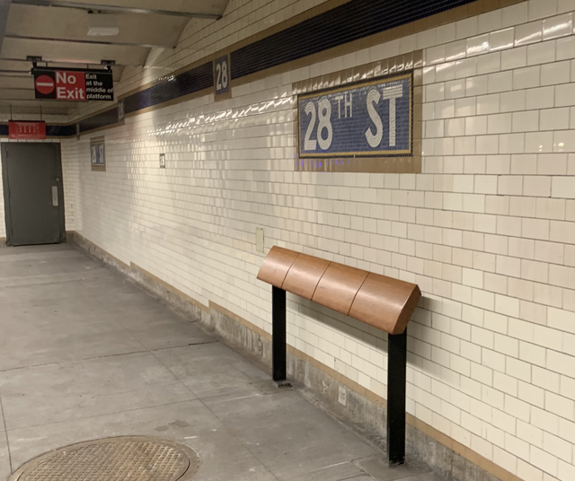 Bench with Metal Bars - Clio