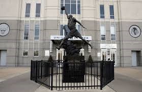 Michael Jordan statue at the United Center - Clio