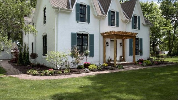 Three Gables Farmhouse - Clio