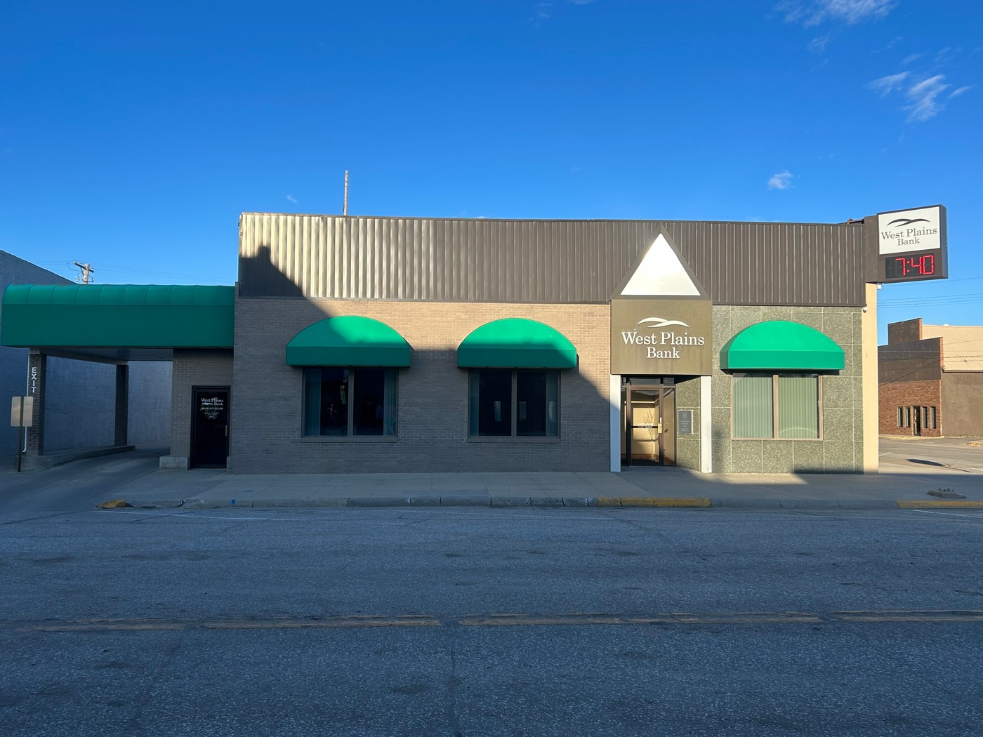 West Plains Bank - Clio