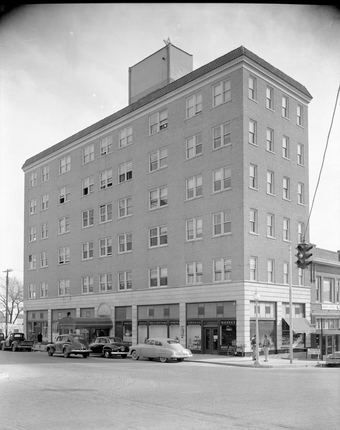 The Professional Building (SPJST Building) - Clio