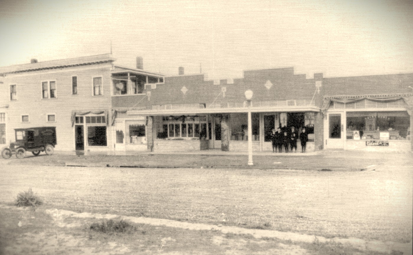 Marush Building (1923): 2513-17 N. Proctor - Clio