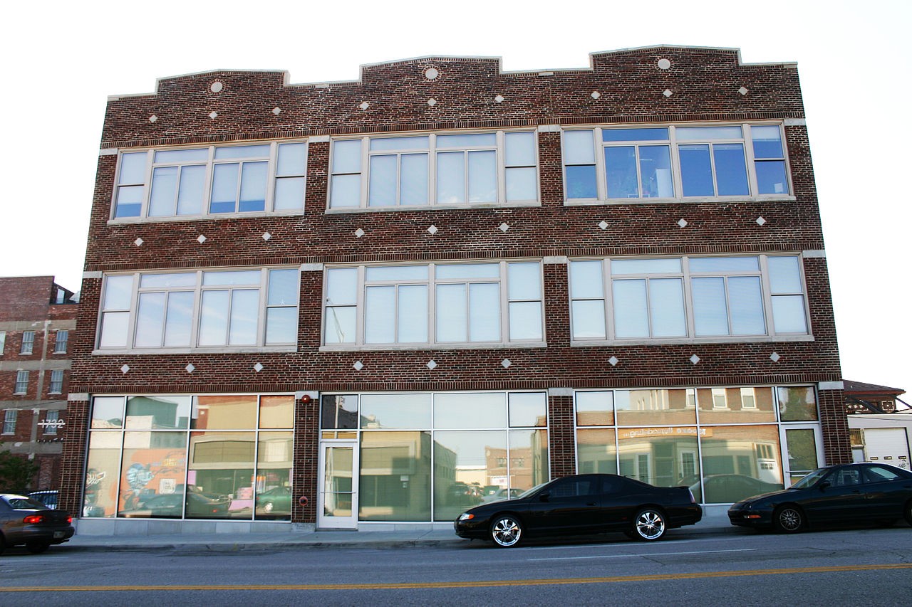 Auto Coach Building - Clio