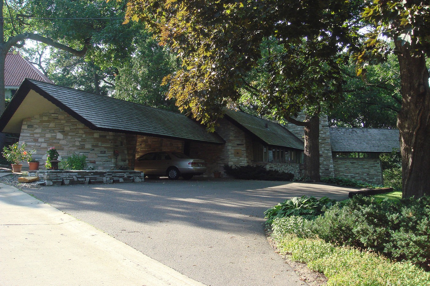 Frieda and Henry J. Neils House - Clio