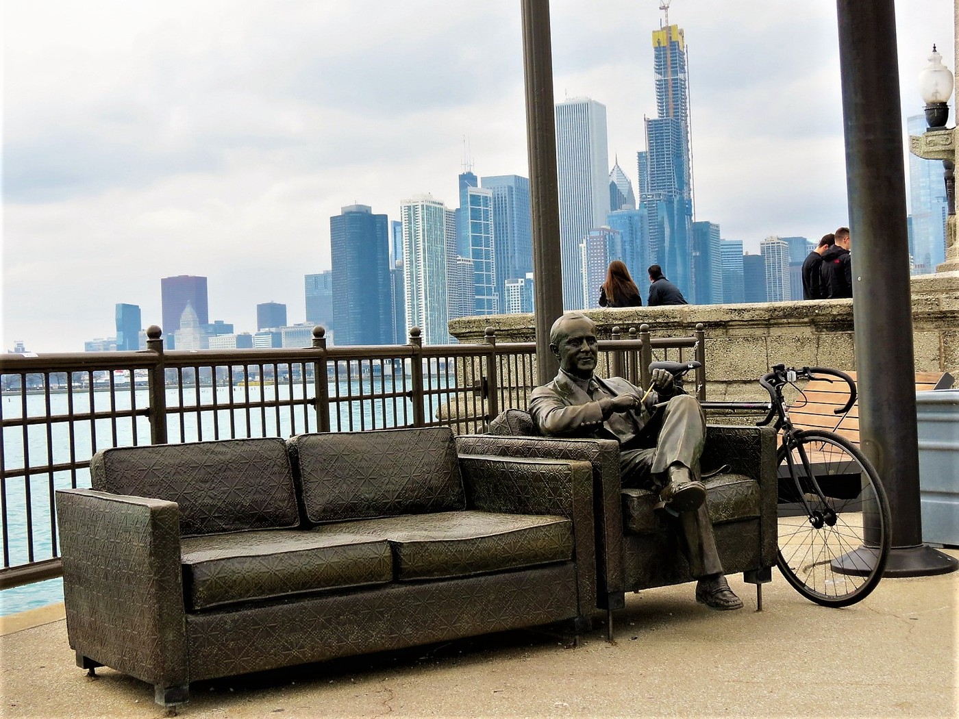 Bob Newhart Statue - Clio