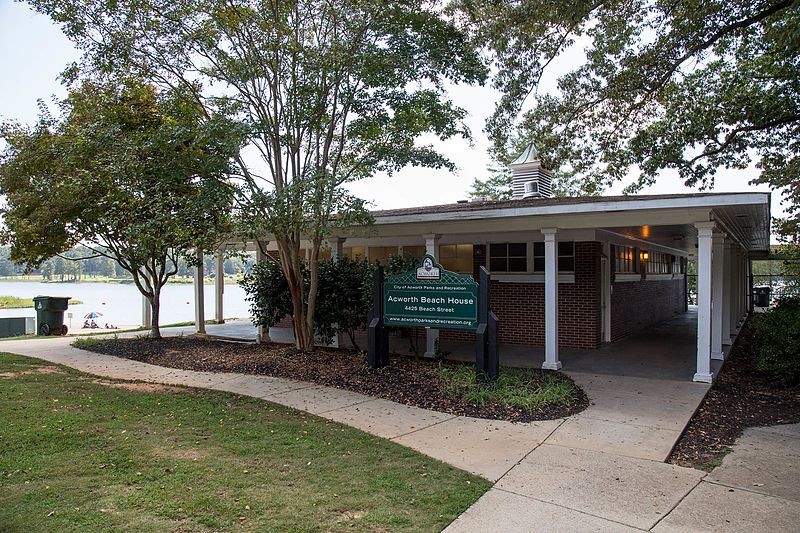 Lake Acworth Beach and Bathhouse - Clio