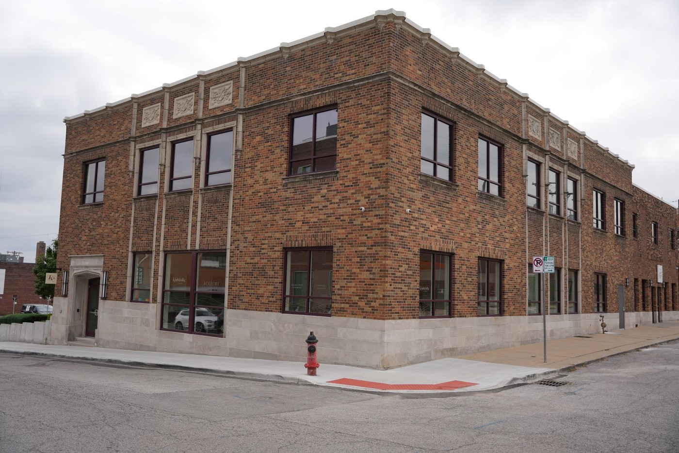 Paramount Pictures Building - Clio