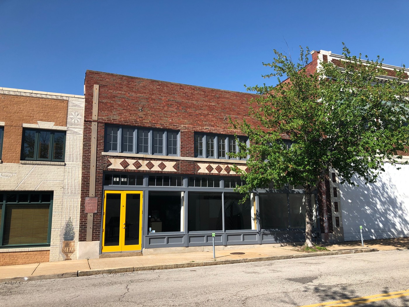 Moon Motor Company Building - Clio