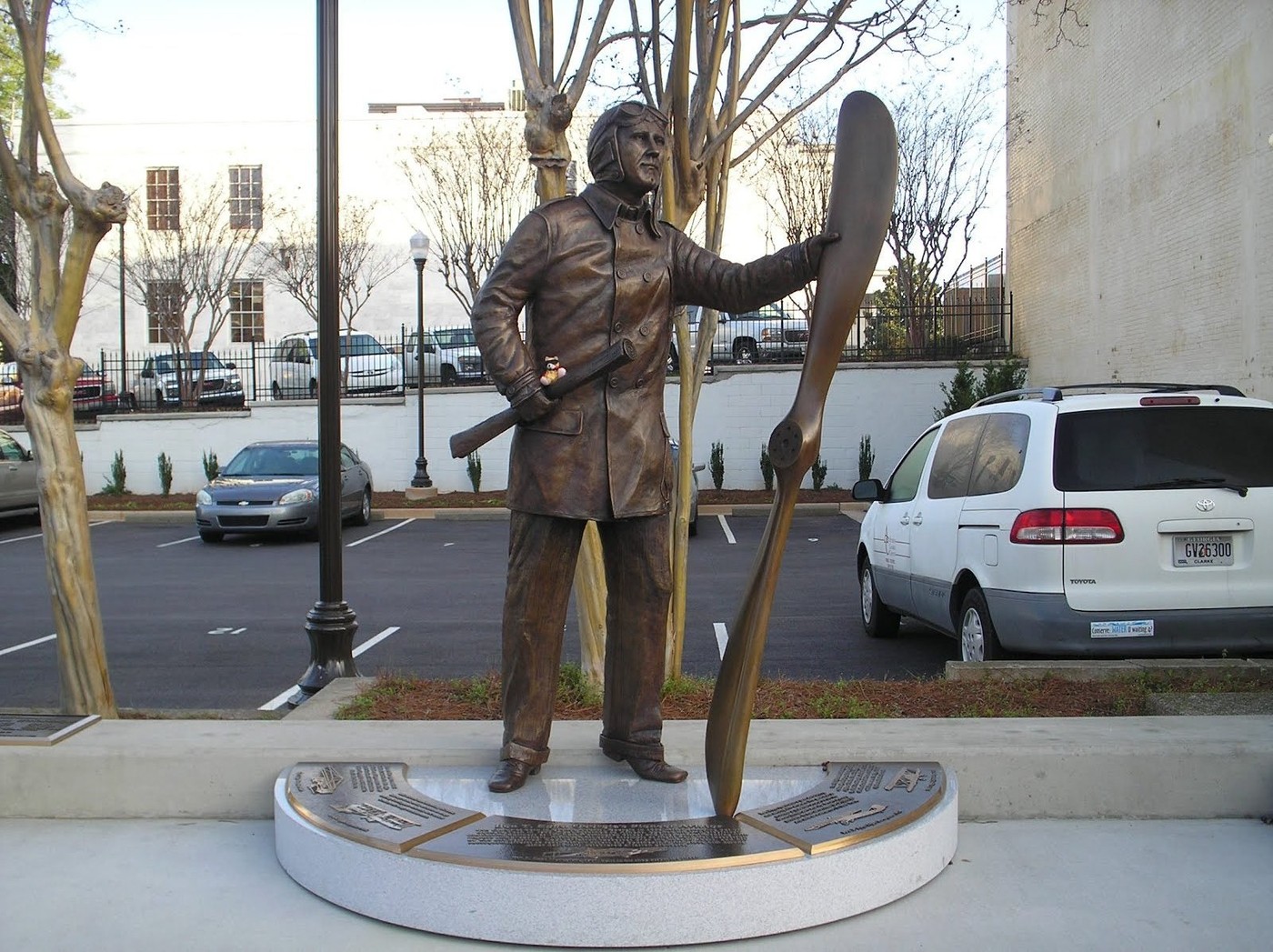 Ben Epps Statue - Clio