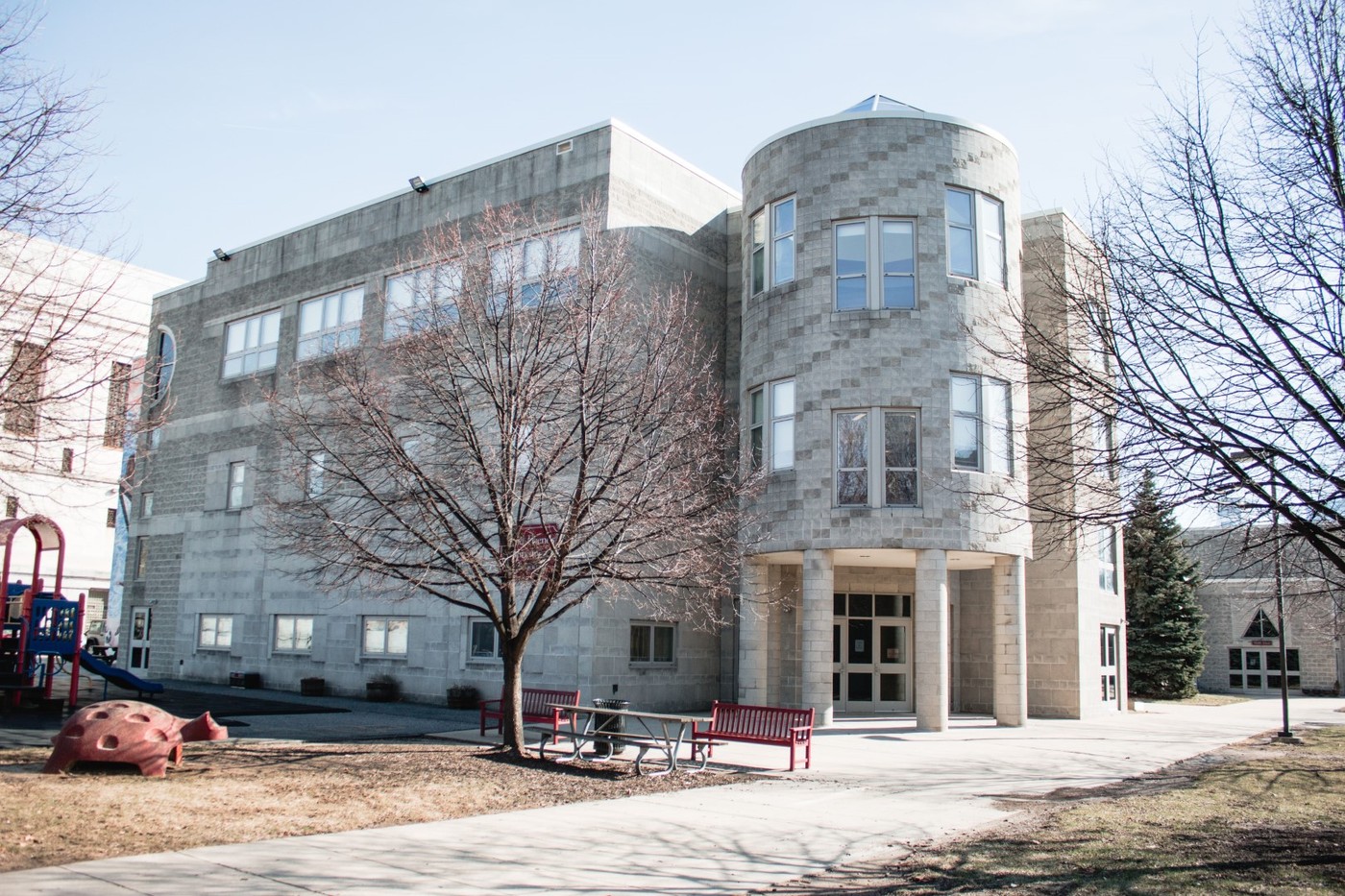 Elementary and Middle School Complex - Clio