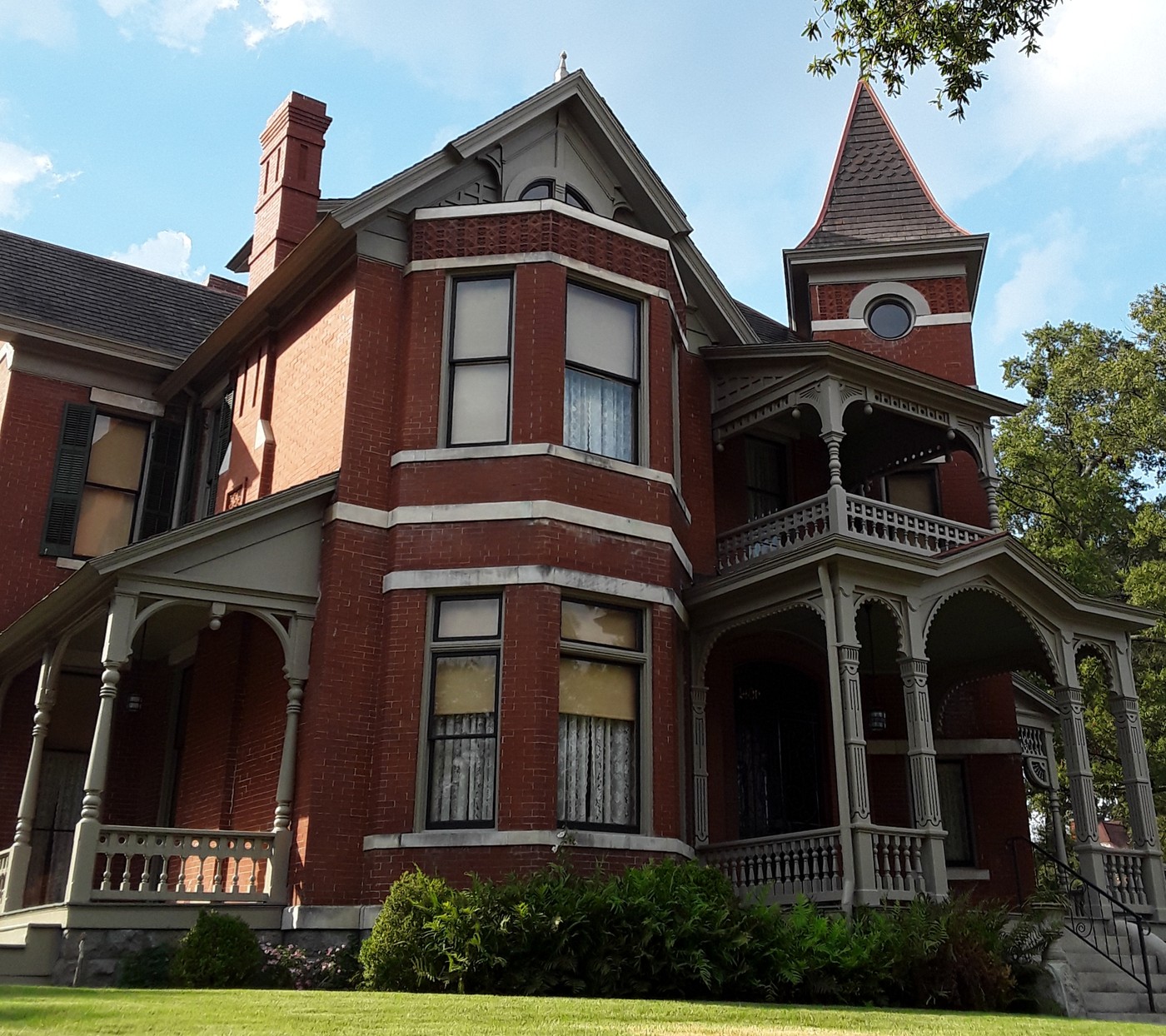 Dibrell House - Clio