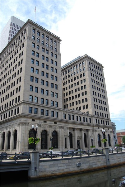 Rhode Island Hospital Trust Building - Clio