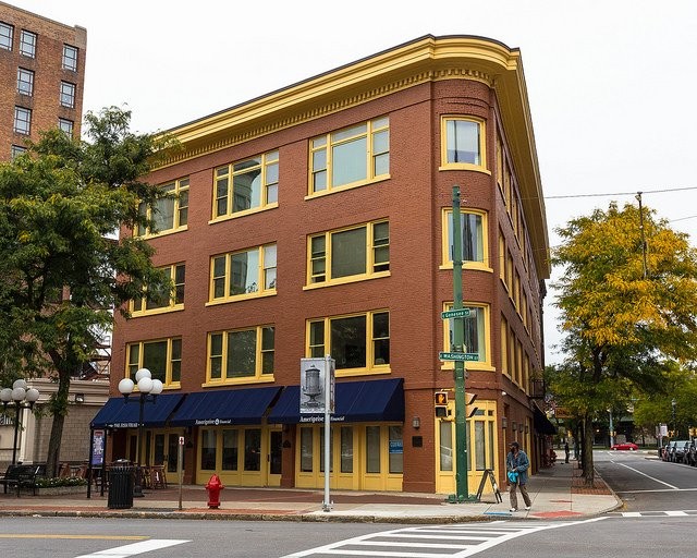 Courier Building - Clio