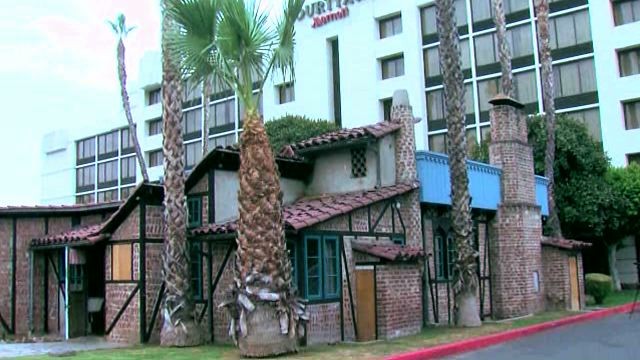 Peter J. Weber House: Iconic Riverside Home - Clio